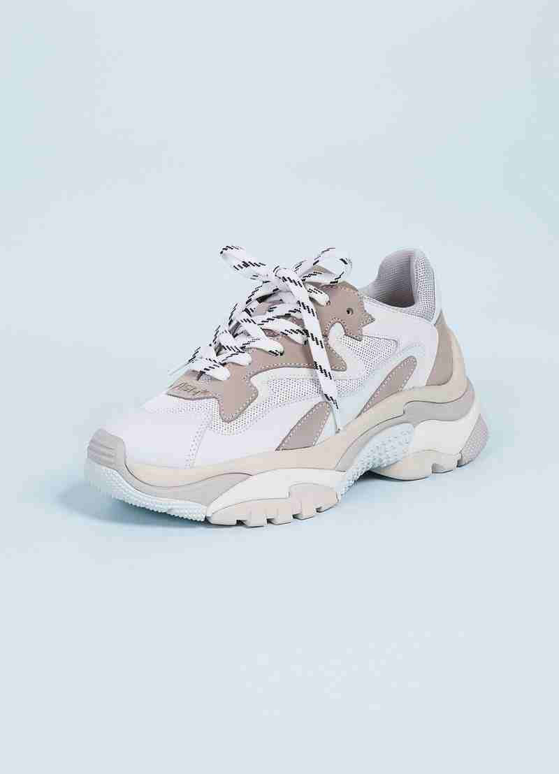 How to Dress When You Are Fat And Short?