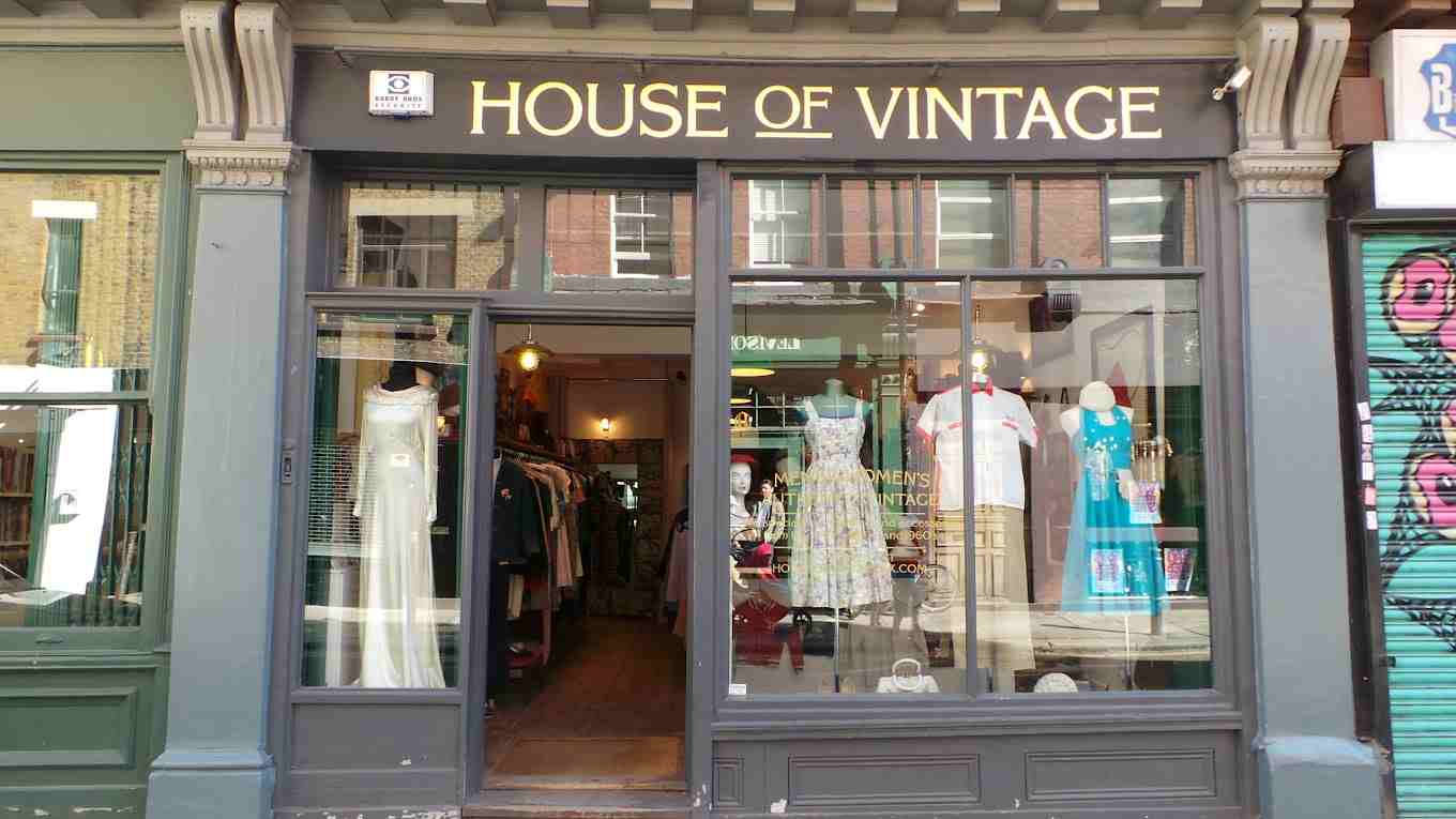 Timeless Fashion Delights: Vintage Clothing Stores London